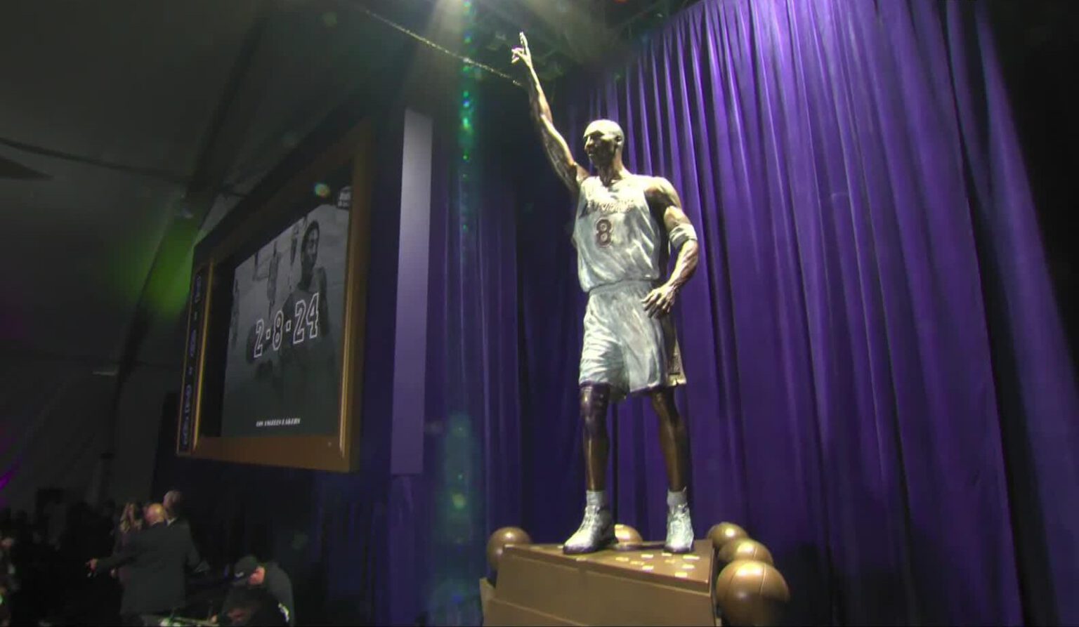 Los Angeles Lakers Unveil Long-Awaited Kobe Bryant Statue